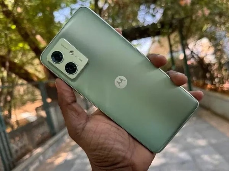 Top 15 Best Camera Phones Under Rs 20000 in India 2025 | DesiDime